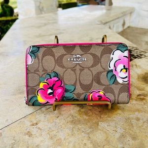 Coach | Bags | Coach Vintage Floral Roses Handbagwalletwristlet Nwt ...
